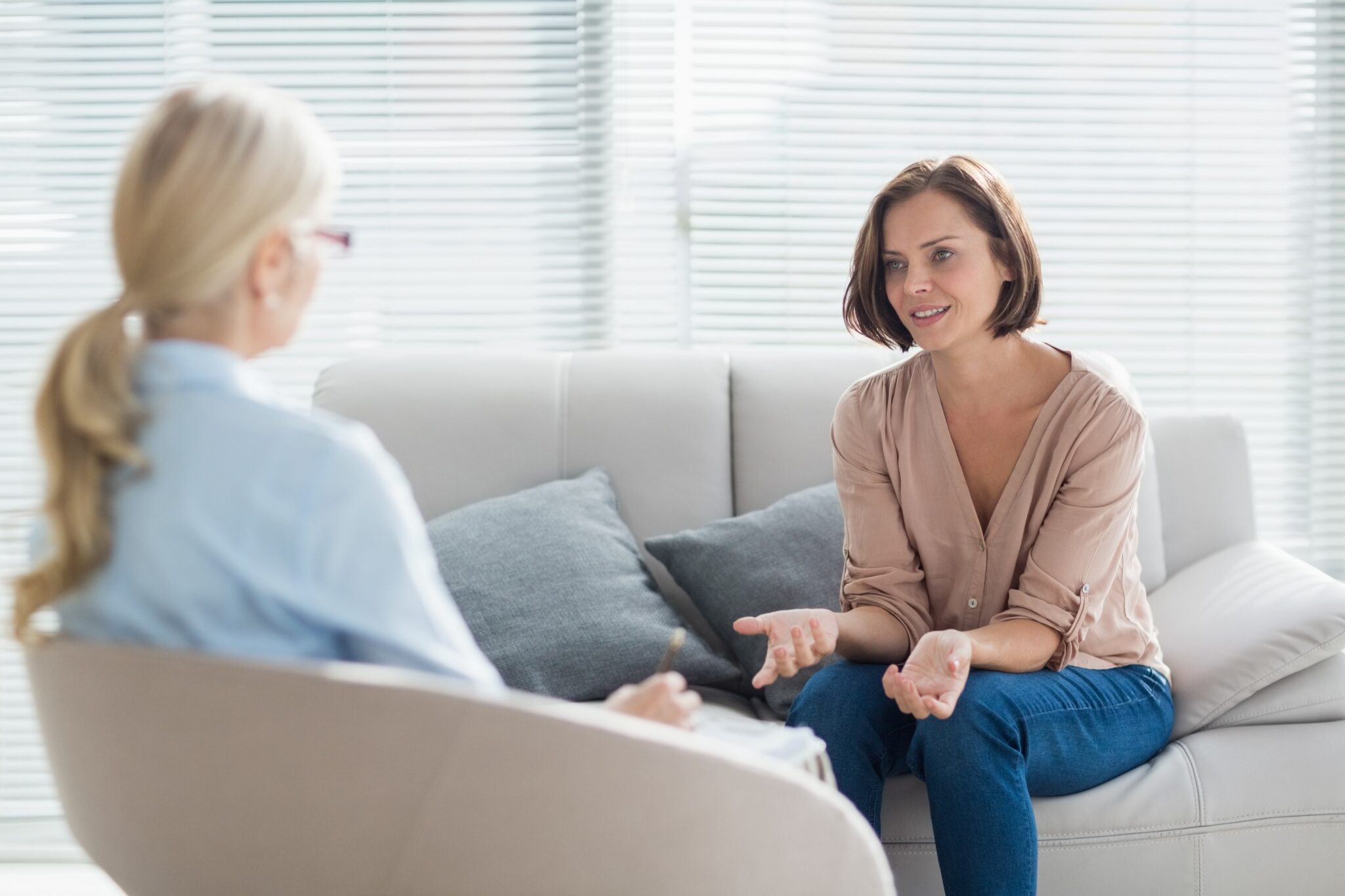 Motivational Interviewing: What It Is & Core Techniques